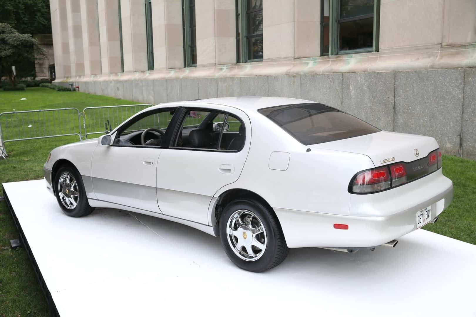 Jay-Z's Iconic GS300 Display In Brooklyn - Dead Presidents II Music Video